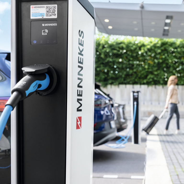 Ladesäulen und Wallboxen für Hotels | MENNEKES